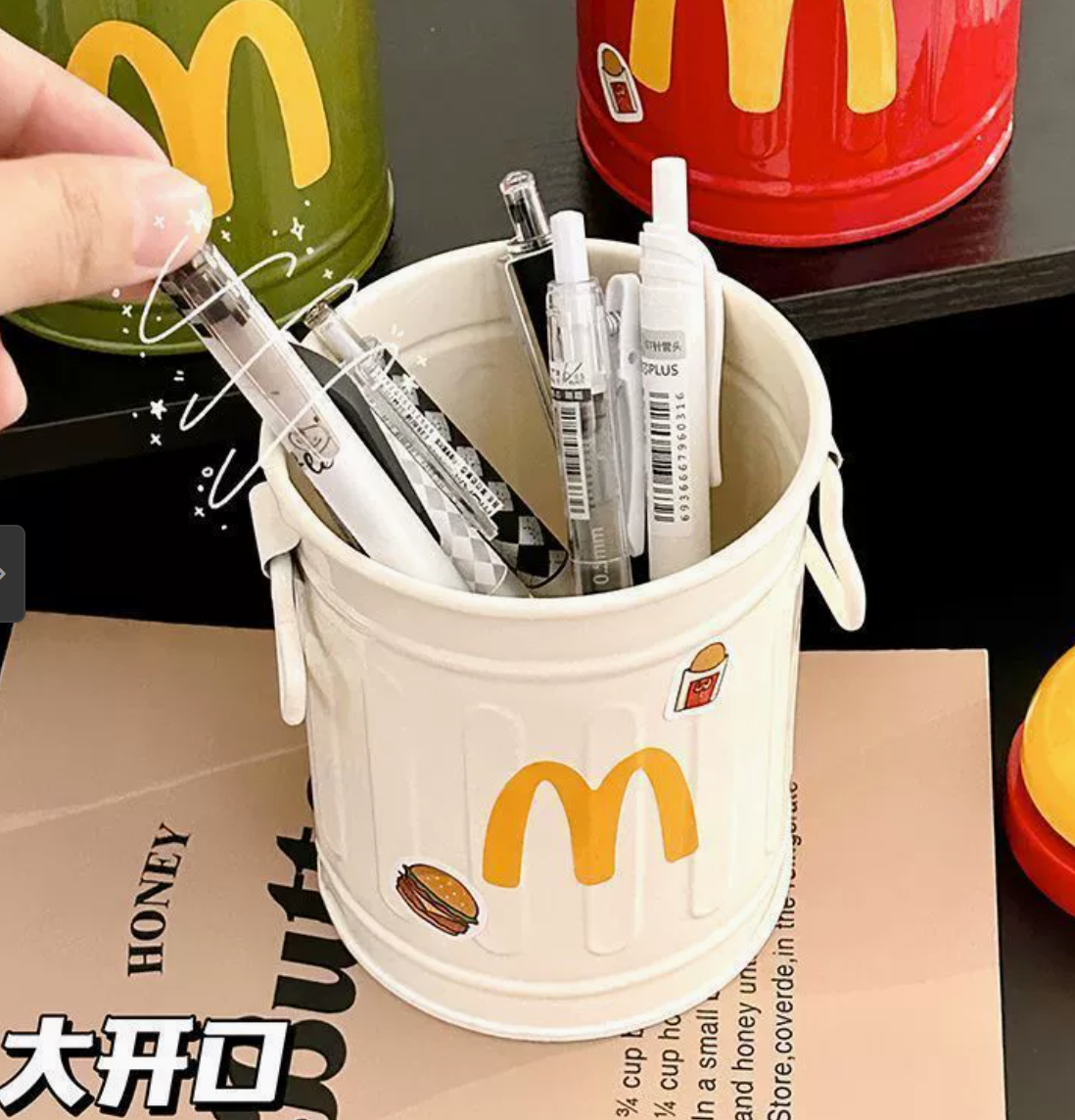 Органайзер-ведро в стиле McDonald's, металлический, для канцелярии и косметики. Белый