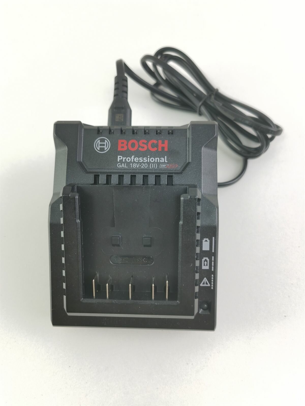 Зарядное устройство нового стиля Bosch GAL 18V-20 (II), 18 В, 2A (Без картонной коробки)