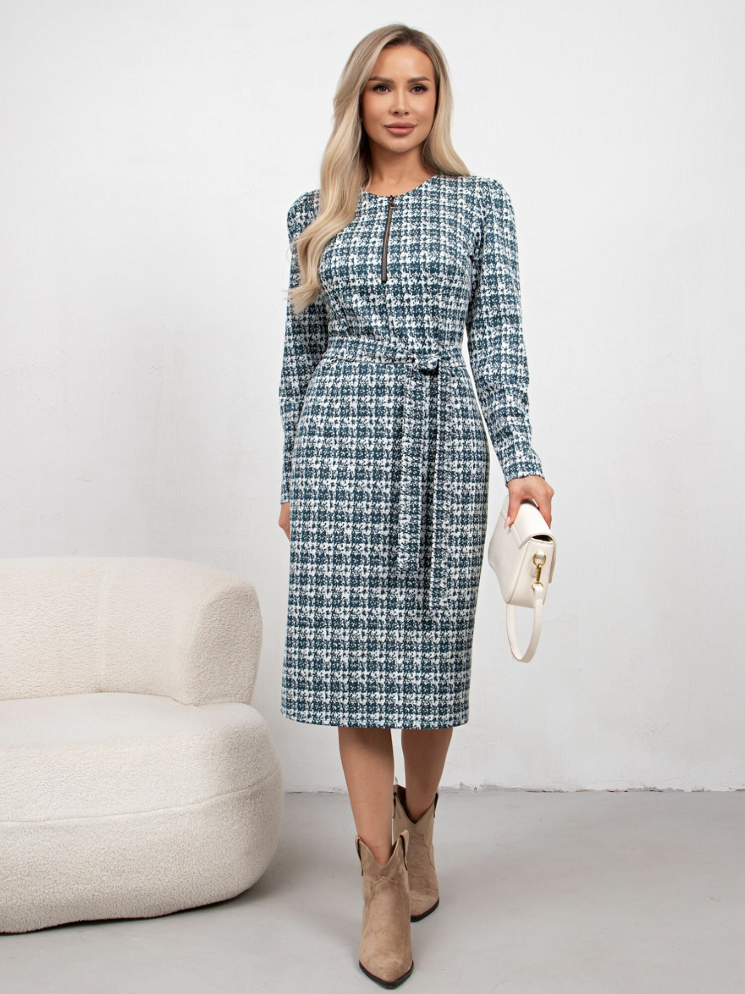 Платье Valentina. DRESSES Базовая коллекция, размер 46, белый/зеленый — фото 1