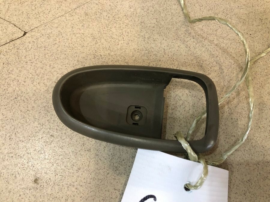 Накладка ручки внутренней задней правой от Hyundai Sonata 4 EF 2001-2012