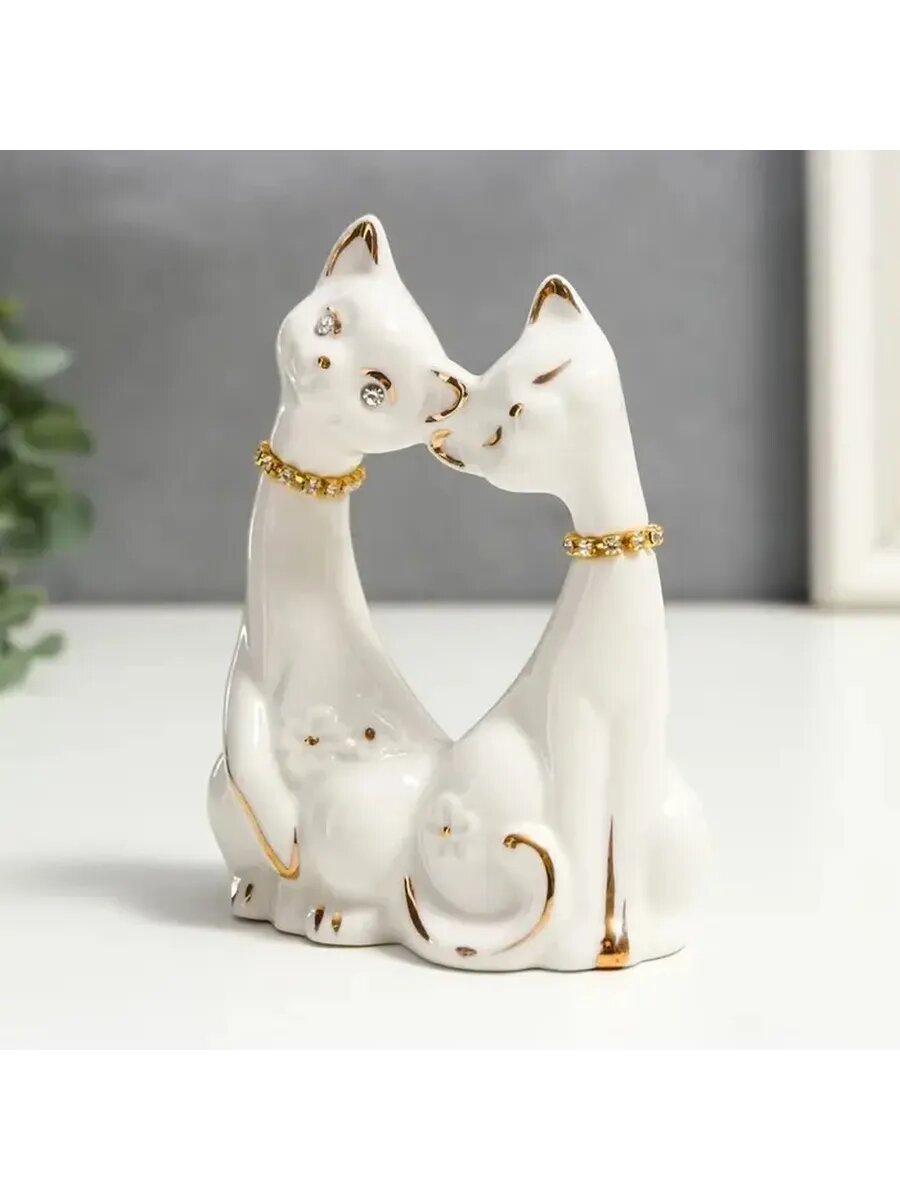 Керамический сувенир: кот и кошка в цветок
