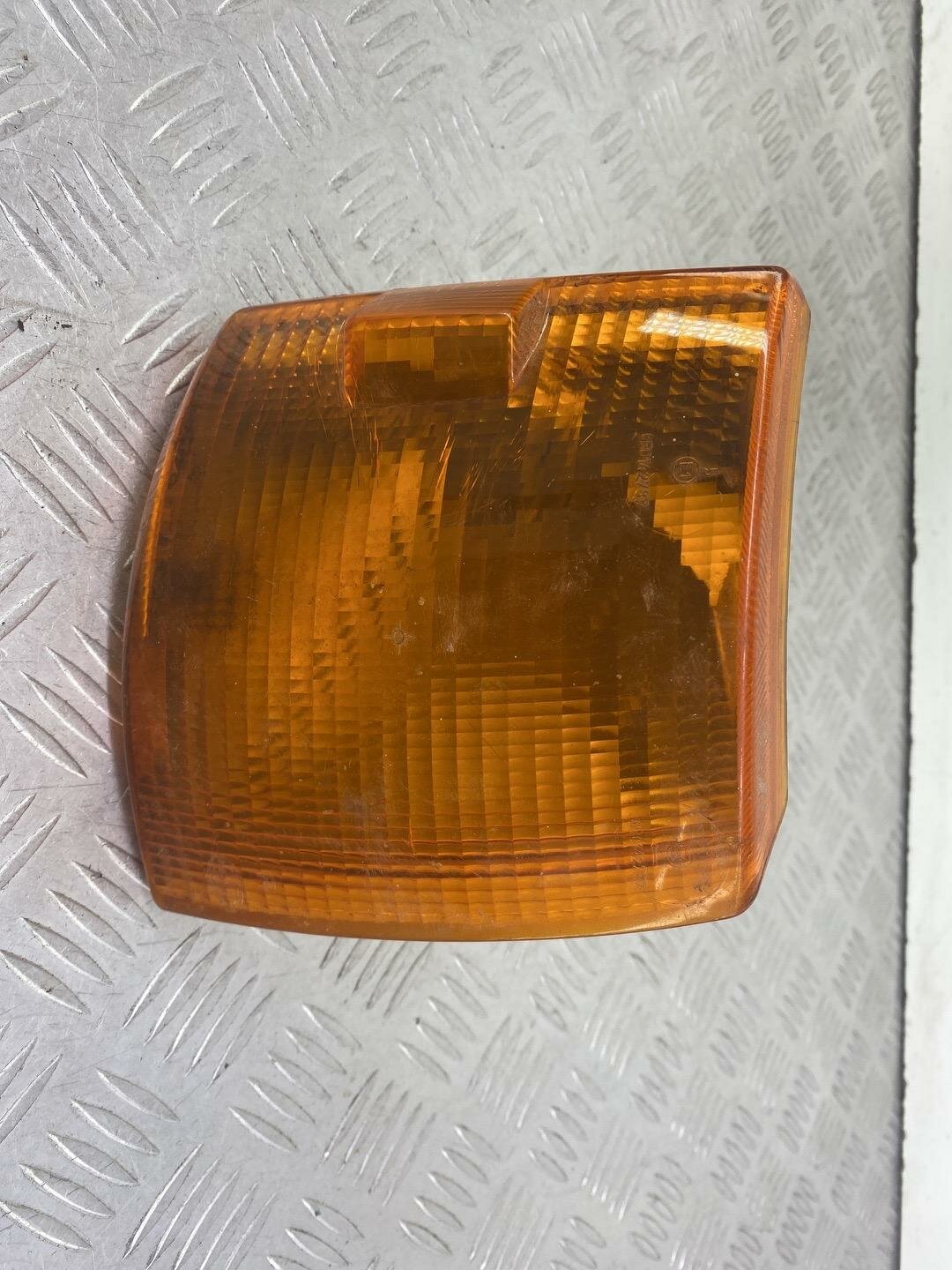 Указатель поворота правый Volkswagen Transporter T4 (1990 - 2003) 701953050B