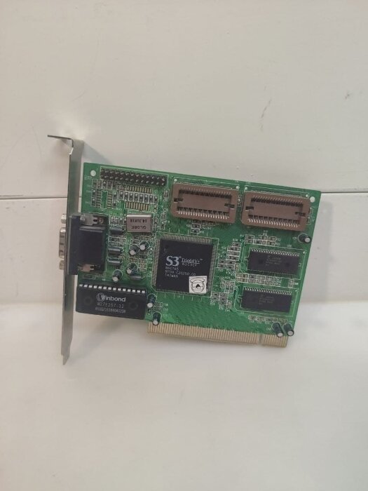 Видеокарта S3 Trio 64V+ 86C765 N1C3CF