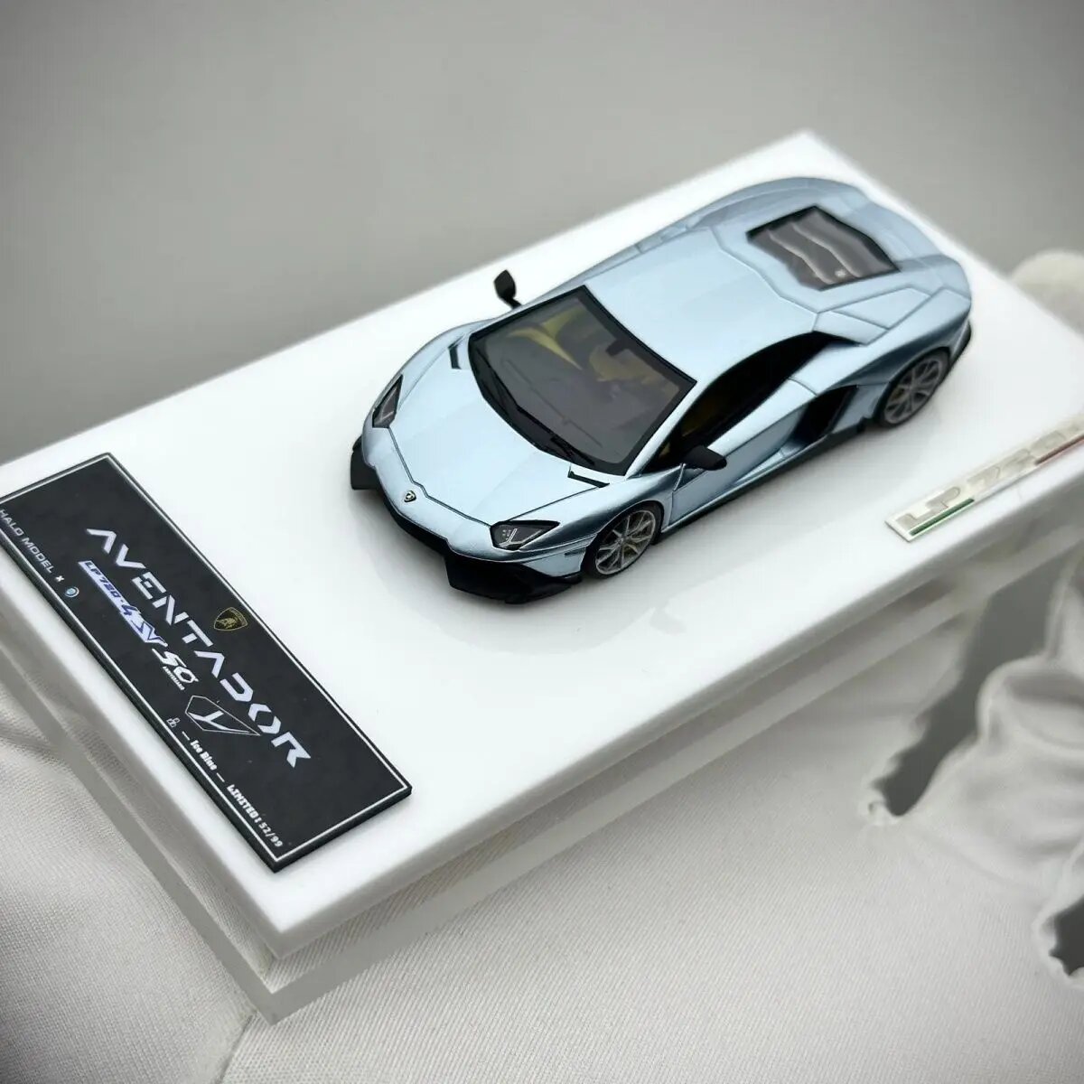 Halo Lamborghini LP720-4 Evita D'Addario 1:64 смола