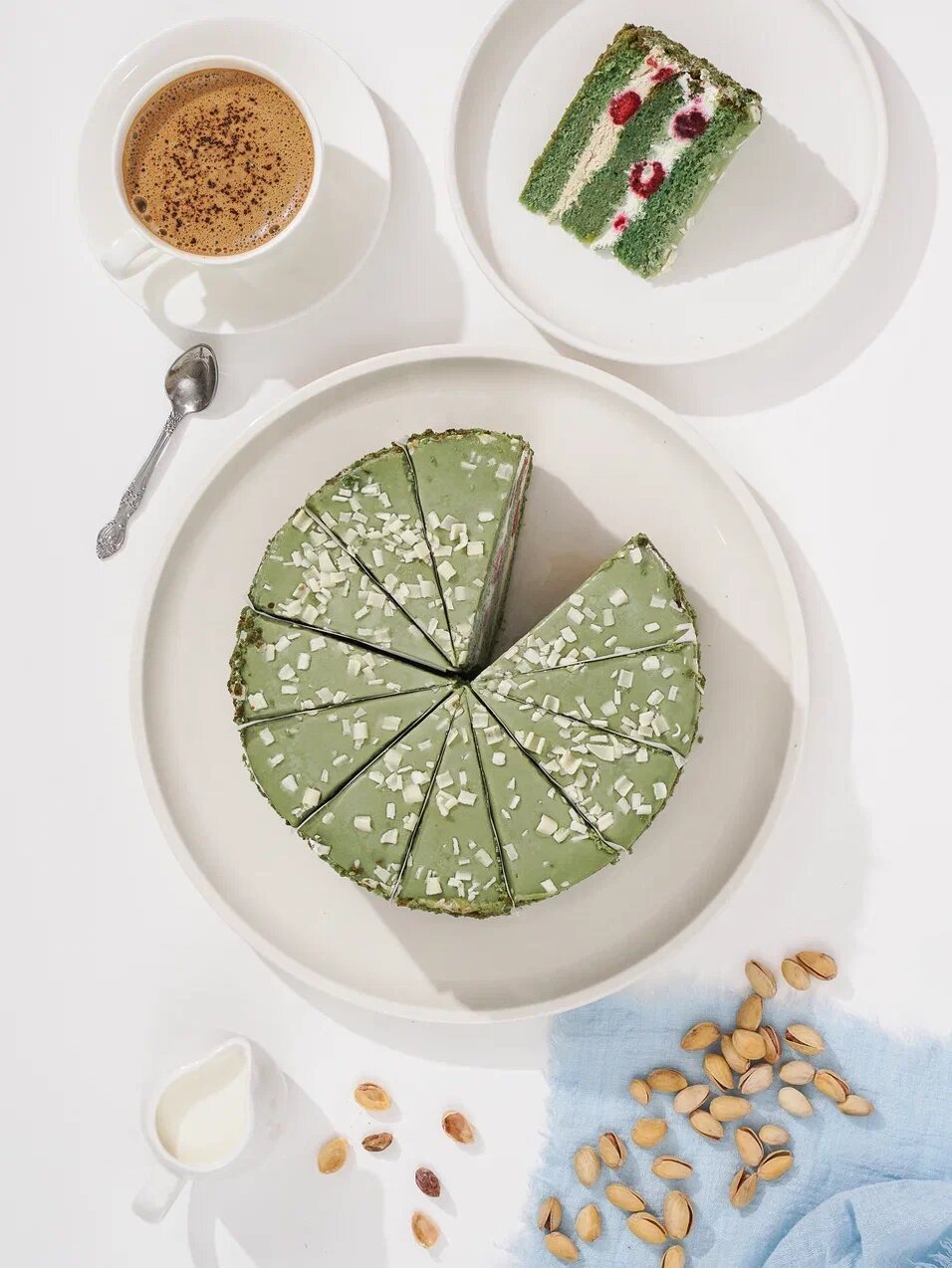 Торт Dessert Fantasy "Фисташка с малиной", 12 порций по 150 г. (1800 г.)