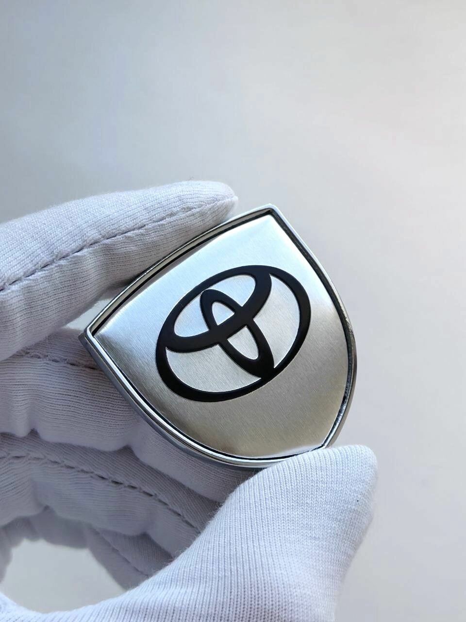 Эмблема Toyota 38*38 мм логотип шильдик Toyota Тойота значок