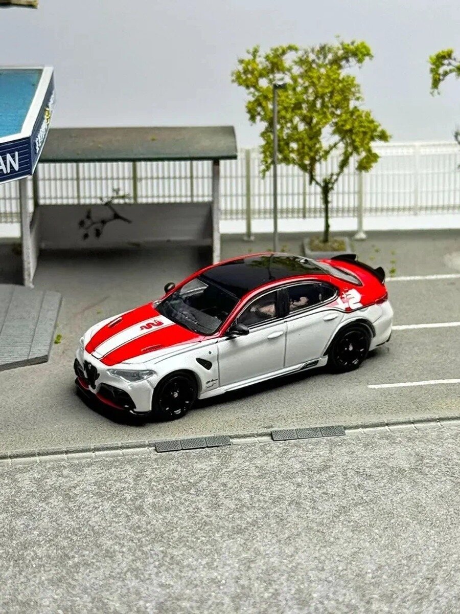 TW Tarmac Works 1:64 Alfa Romeo Giulia GTA Легковая модель автомобиля