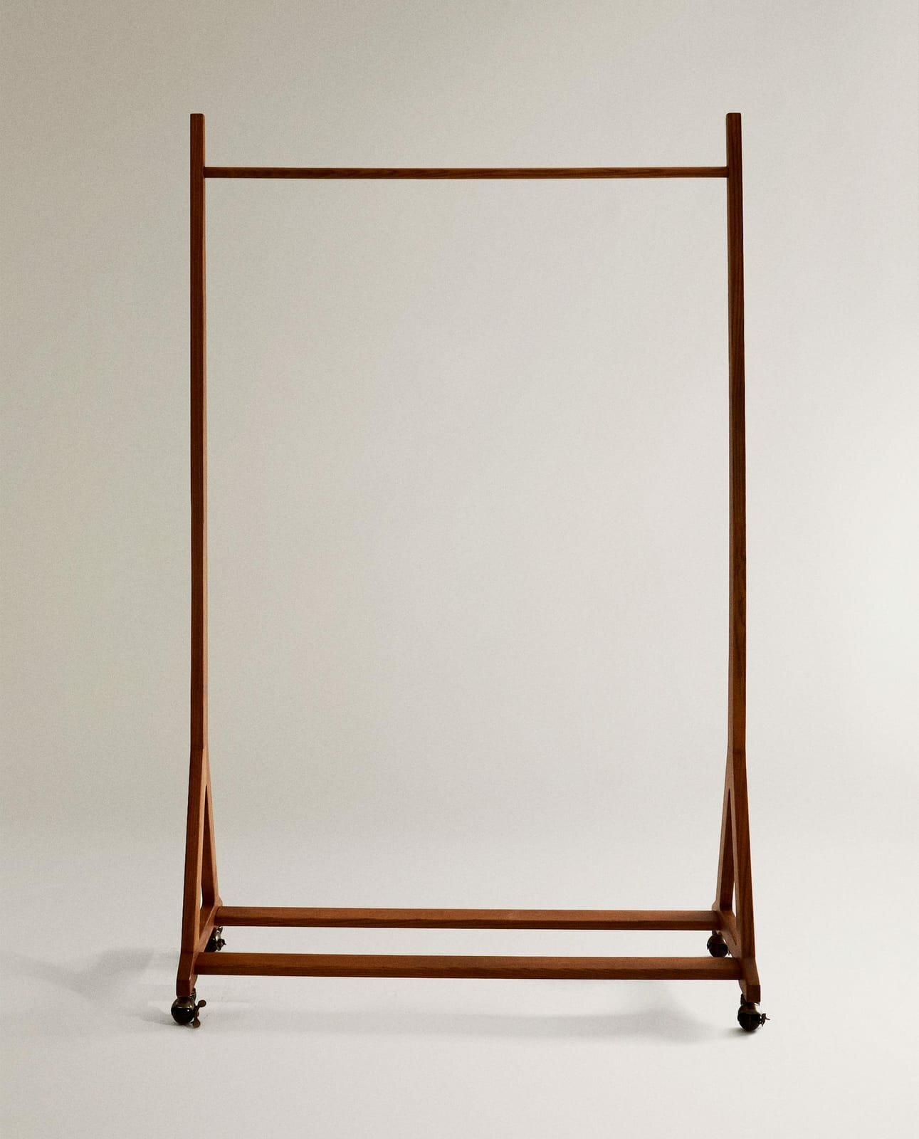 ZARA HOME деревянная вешалка для одежды из ясеня, коричневый, 160 x 100 x 40 см 4770/077/700-99