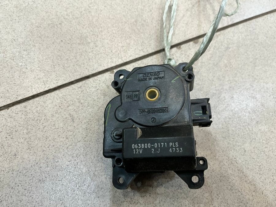 Моторчик заслонки отопителя от Toyota Camry XV40 2006-2011
