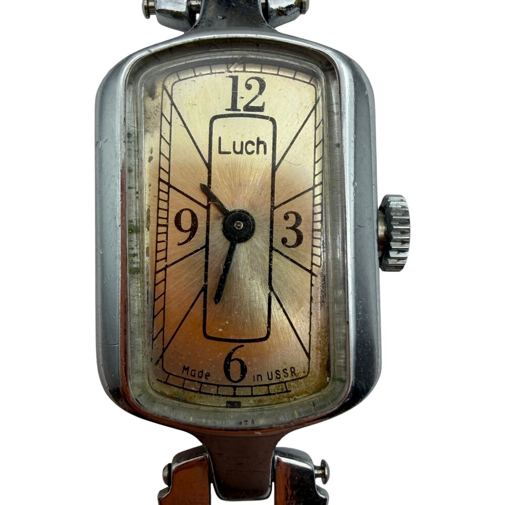 Наручные женские механические часы с браслетом "1801 - Luch" 1980-1990 гг. Минский ЧЗ, СССР
