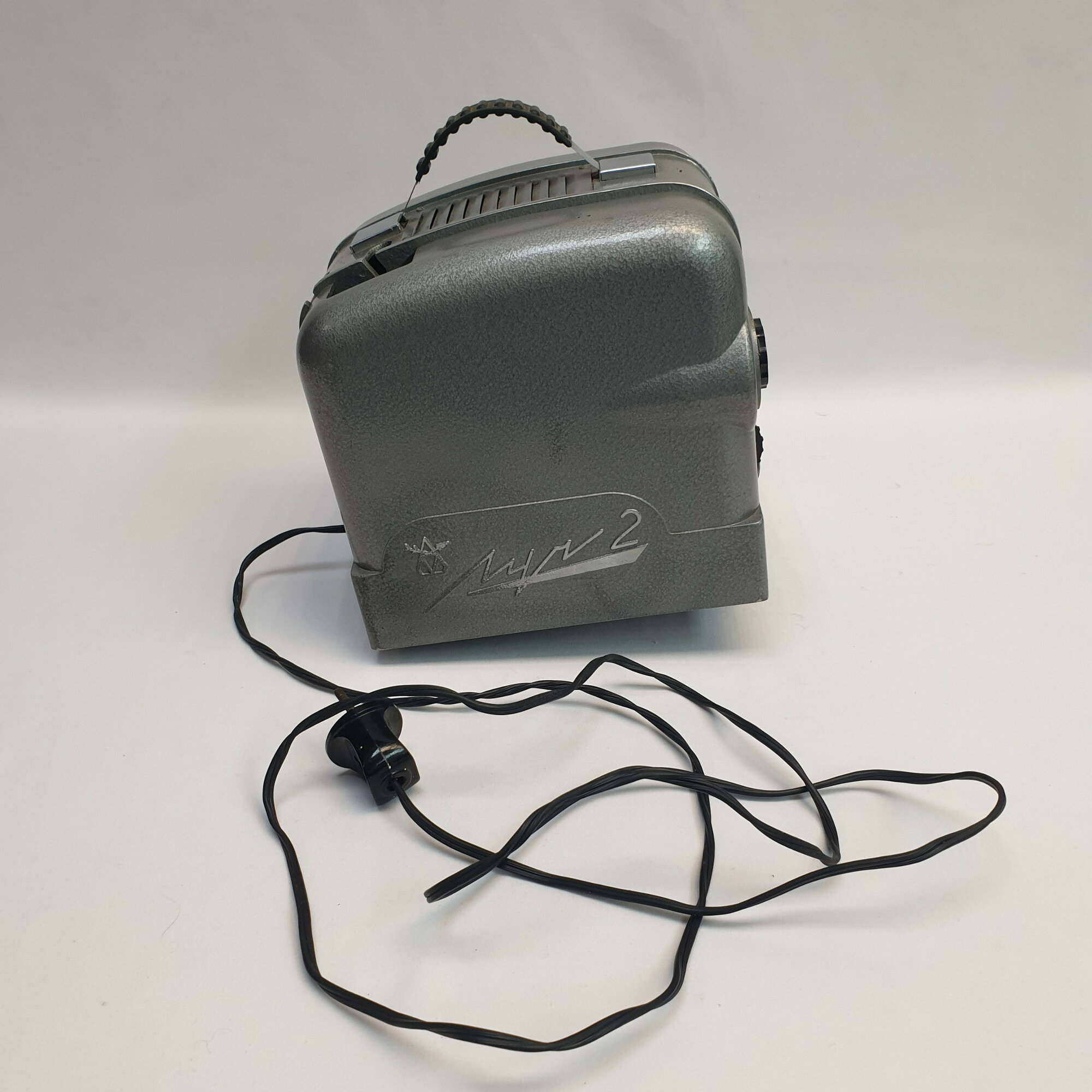 Винтажный кинопроектор Луч 2, работоспособность неизвестна, СССР.