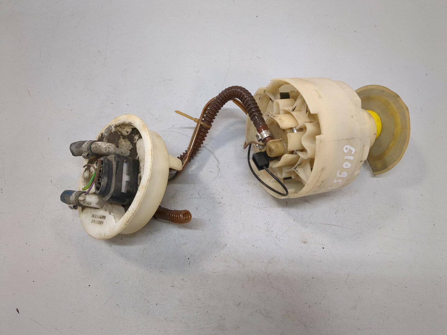 Насос топливный электрический Volkswagen Passat 5 Б/У