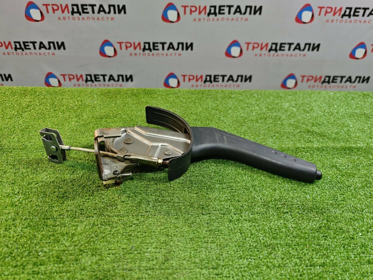 Рычаг стояночного тормоза Nissan Note 1.6 HR16 2006 (б/у)