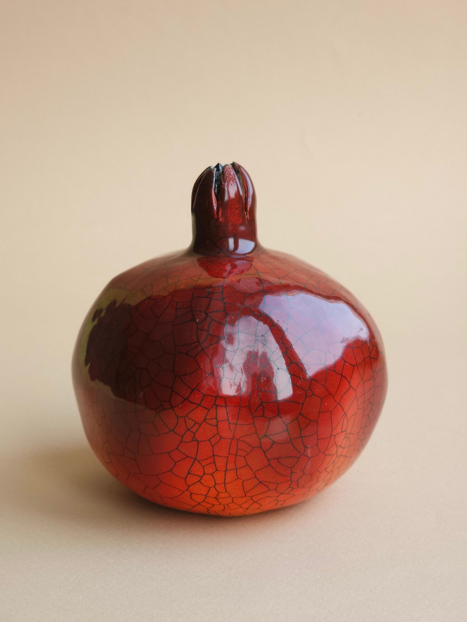 Керамический фрукт "Гранат (целый)". Ярославская майолика. Керамика ручной работы. Сделано в России.