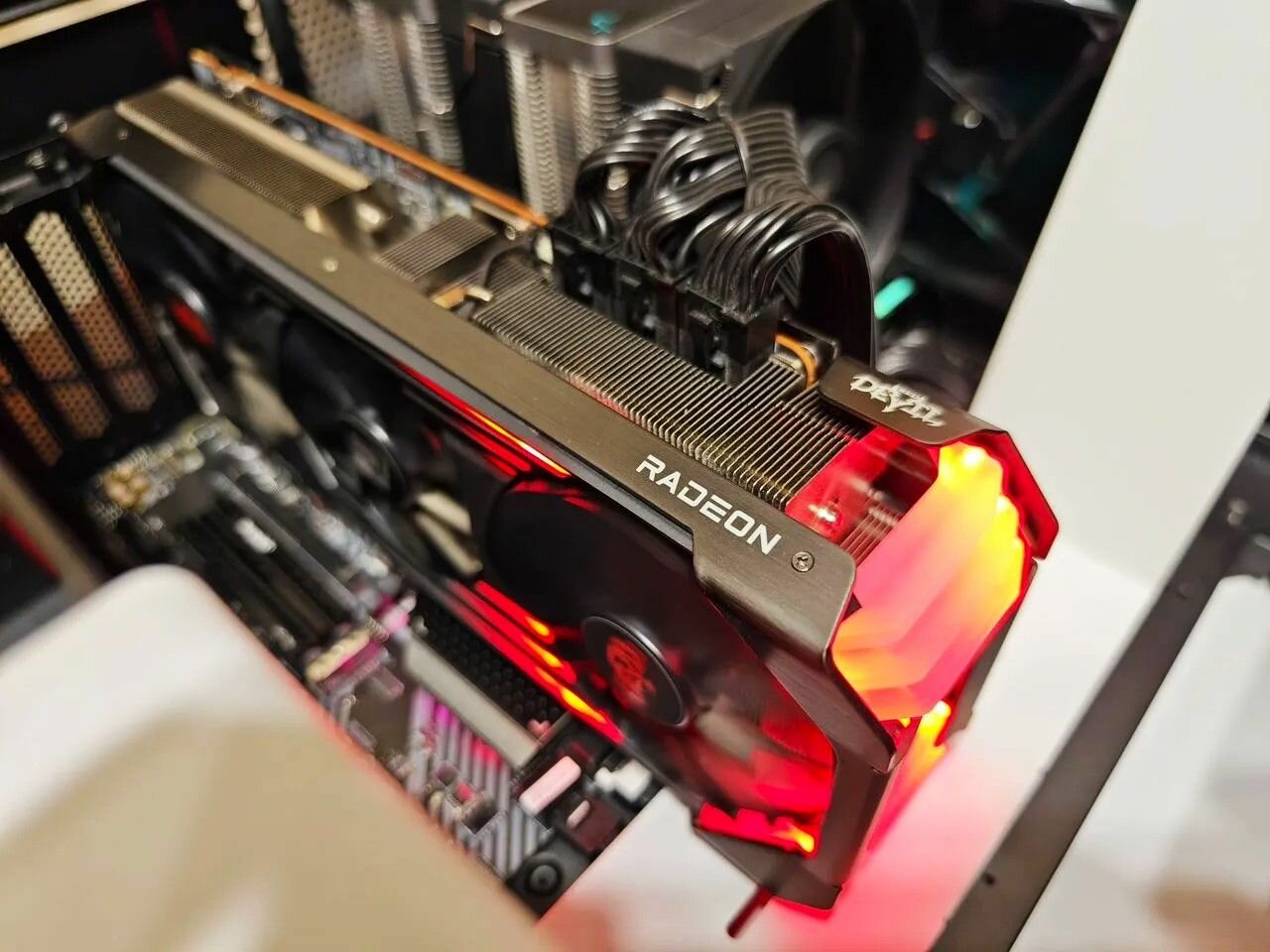 Игровая Видеокарта 6900 xt red devil