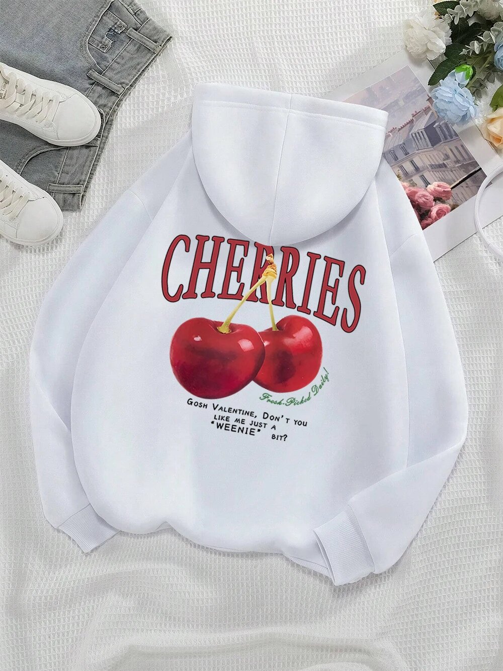 Свитшот белый Teekossc с вишней, S