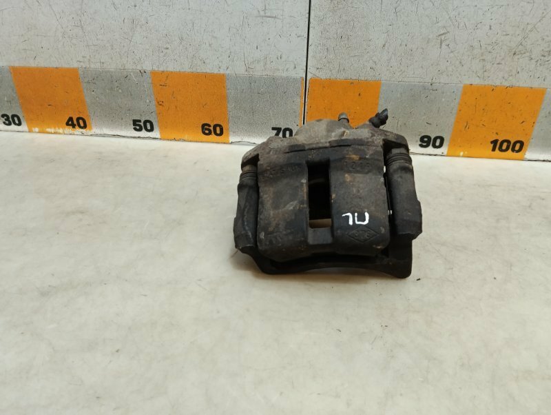 Б/У Суппорт передний левый Renault Sandero 2013 1 499168 RENAULT арт. 7701201769, 7701051906