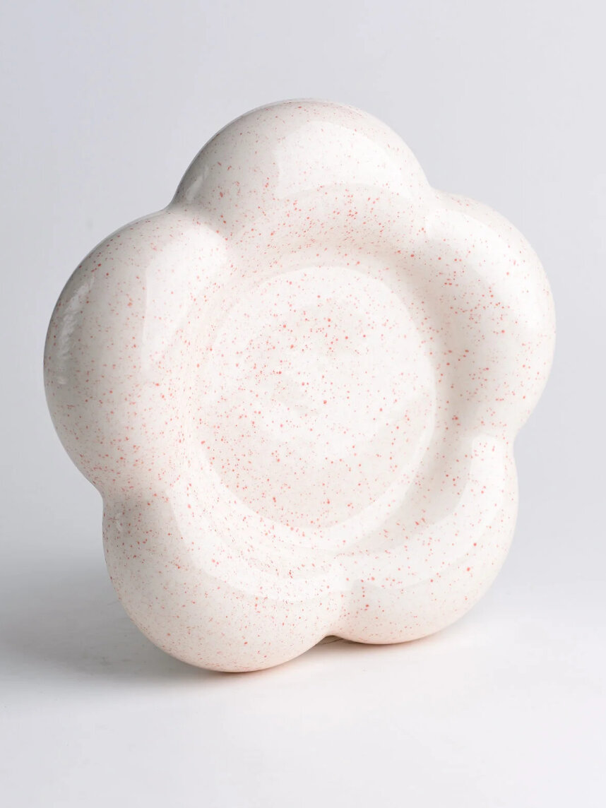 Объемная тарелка ручной работы ОХ! керамика «Цвет-ок», белая с розовыми брызгами, керамика, 20 см