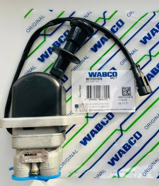 Кран ручного тормоза 3-х выводной с датчиком на панель камаз (wabco)