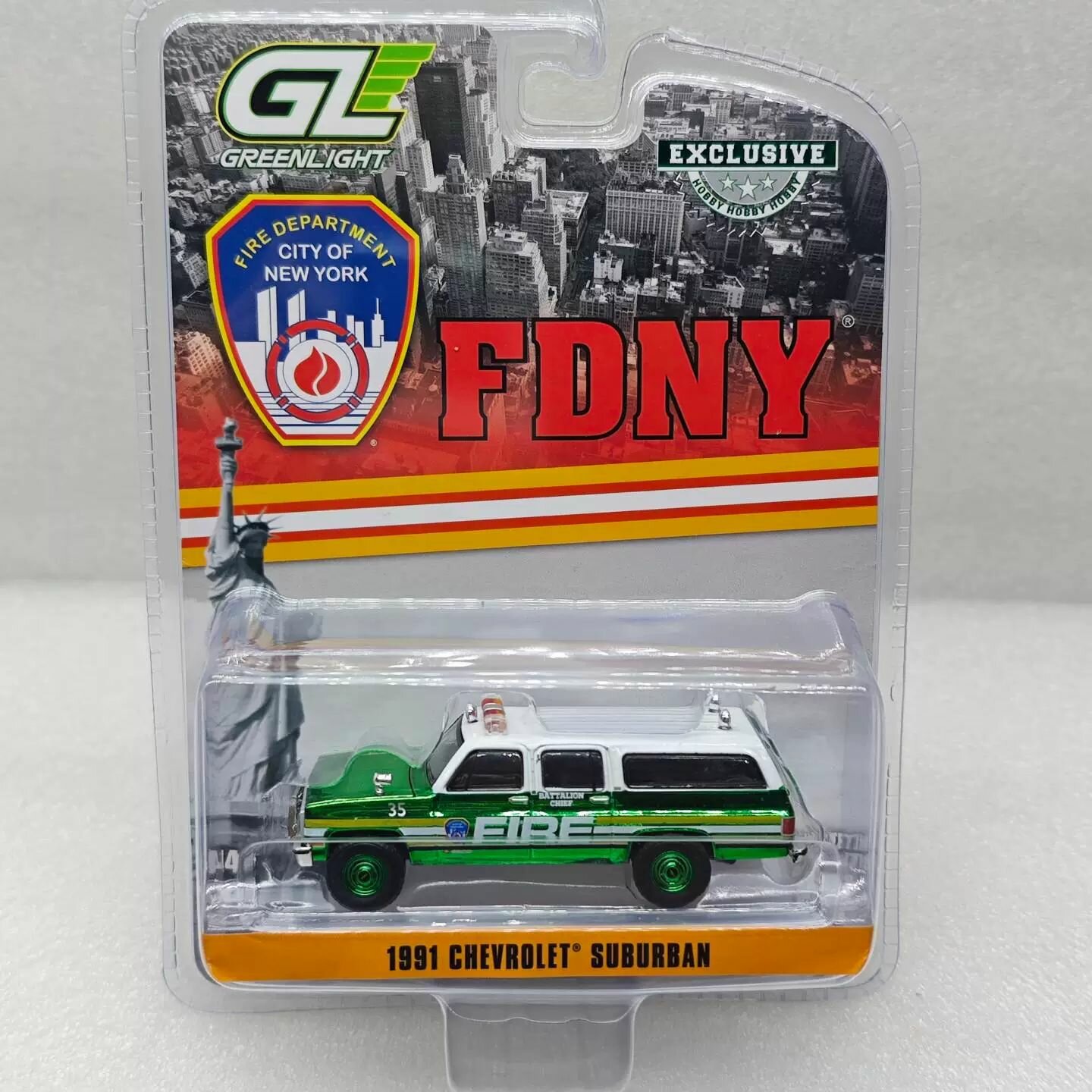 Машинка Green Light MODEL 1:64 1991 CHEVROLET SUBURBAN Die-cast Alloy Model Collection Toy Children Gifts