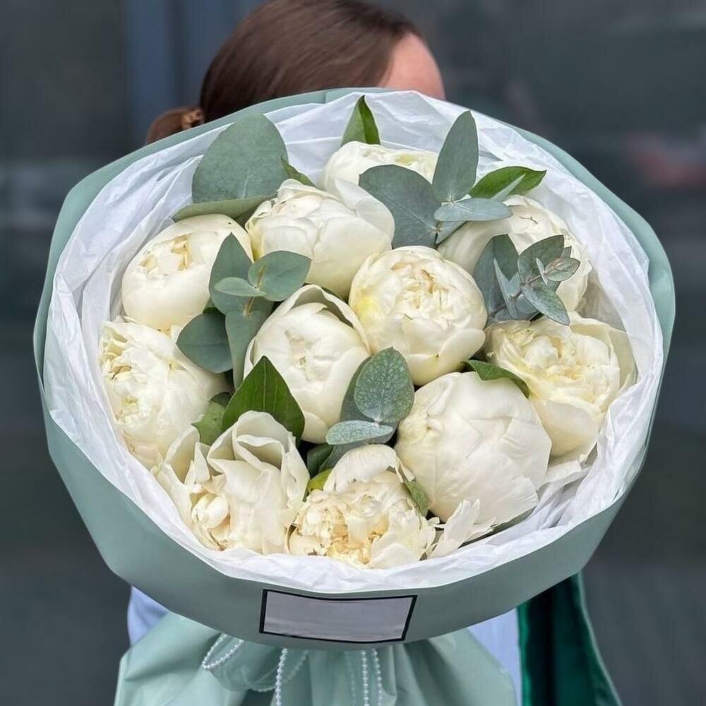 Букет из белых пионов 11 шт и эвкалипта, красивый букет цветов, шикарный, премиум цветы, премиум букет