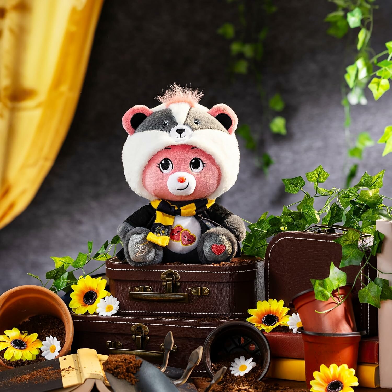 Плюшевый медвежонок Love-A-Lot Bear в худи факультета Пуффендуй Care Bears x Harry Potter Hufflepuff Love-A-Lot Bear, 30 см