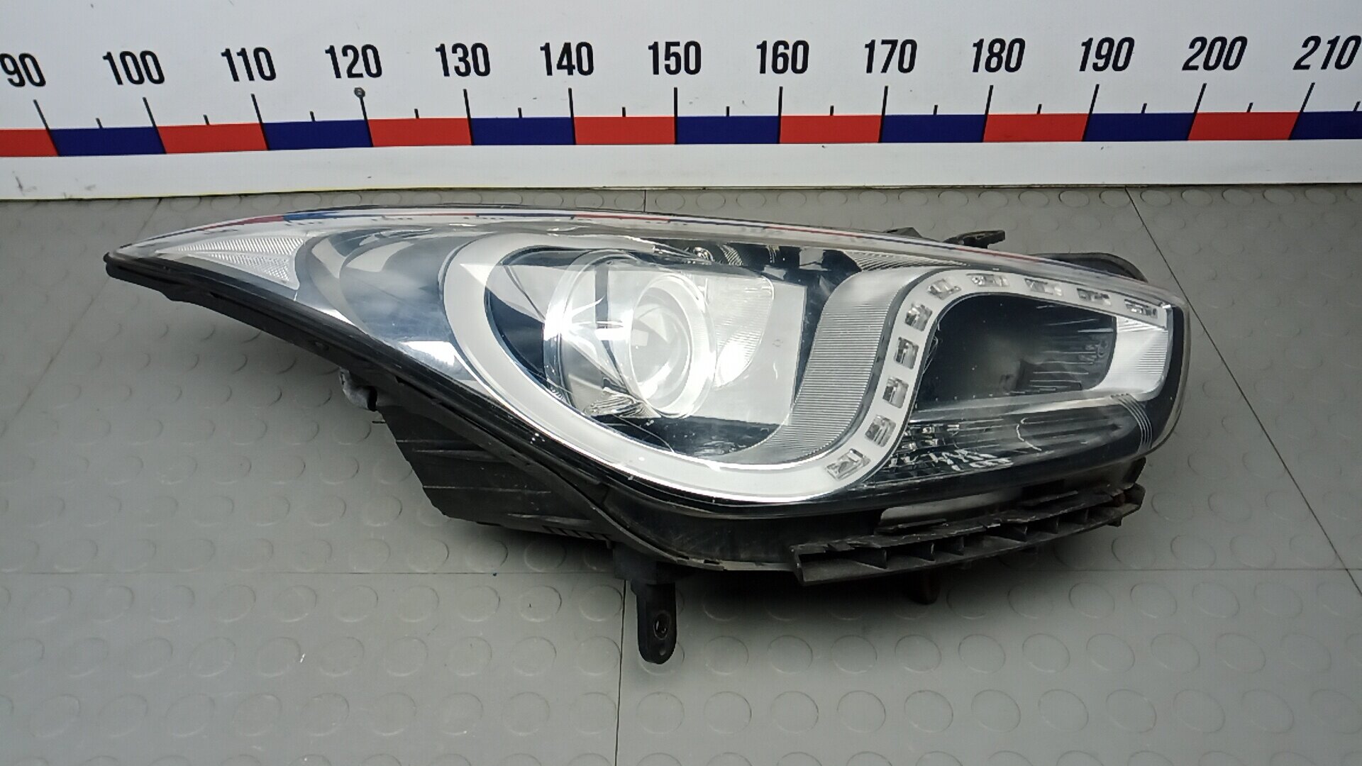 Фара правая HYUNDAI I40