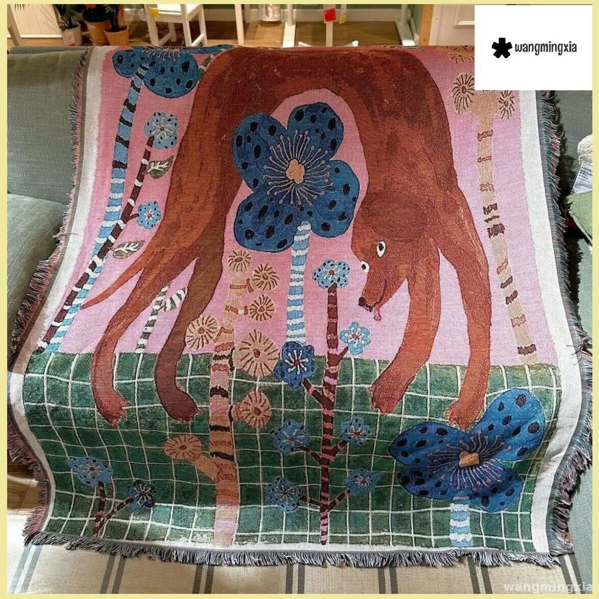Плед вязаный премиум 130x160 см, украшенный цветком и щенком таксы