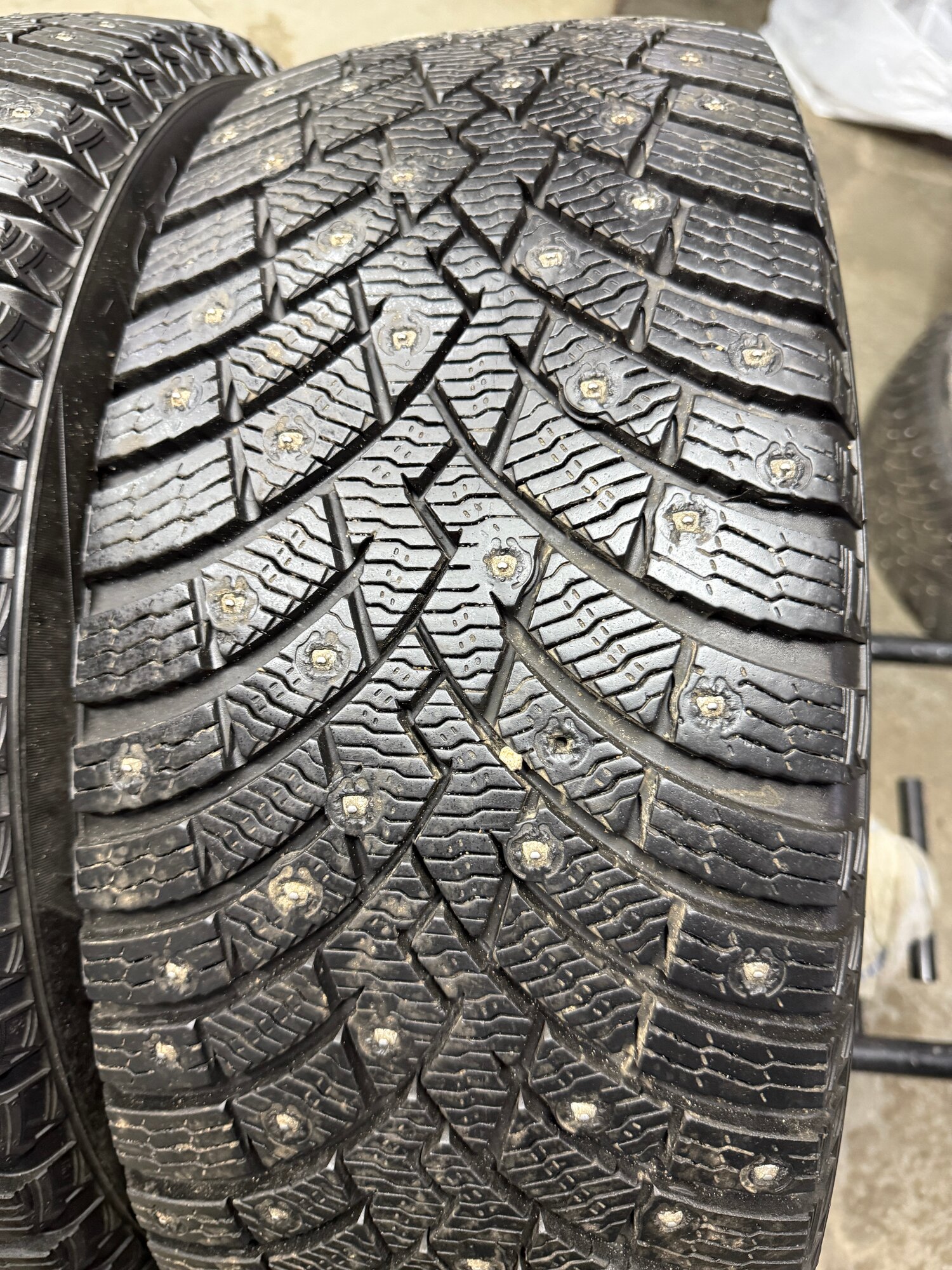 Pirelli Ice Zero 2 245/50 R19 105H — фото 1