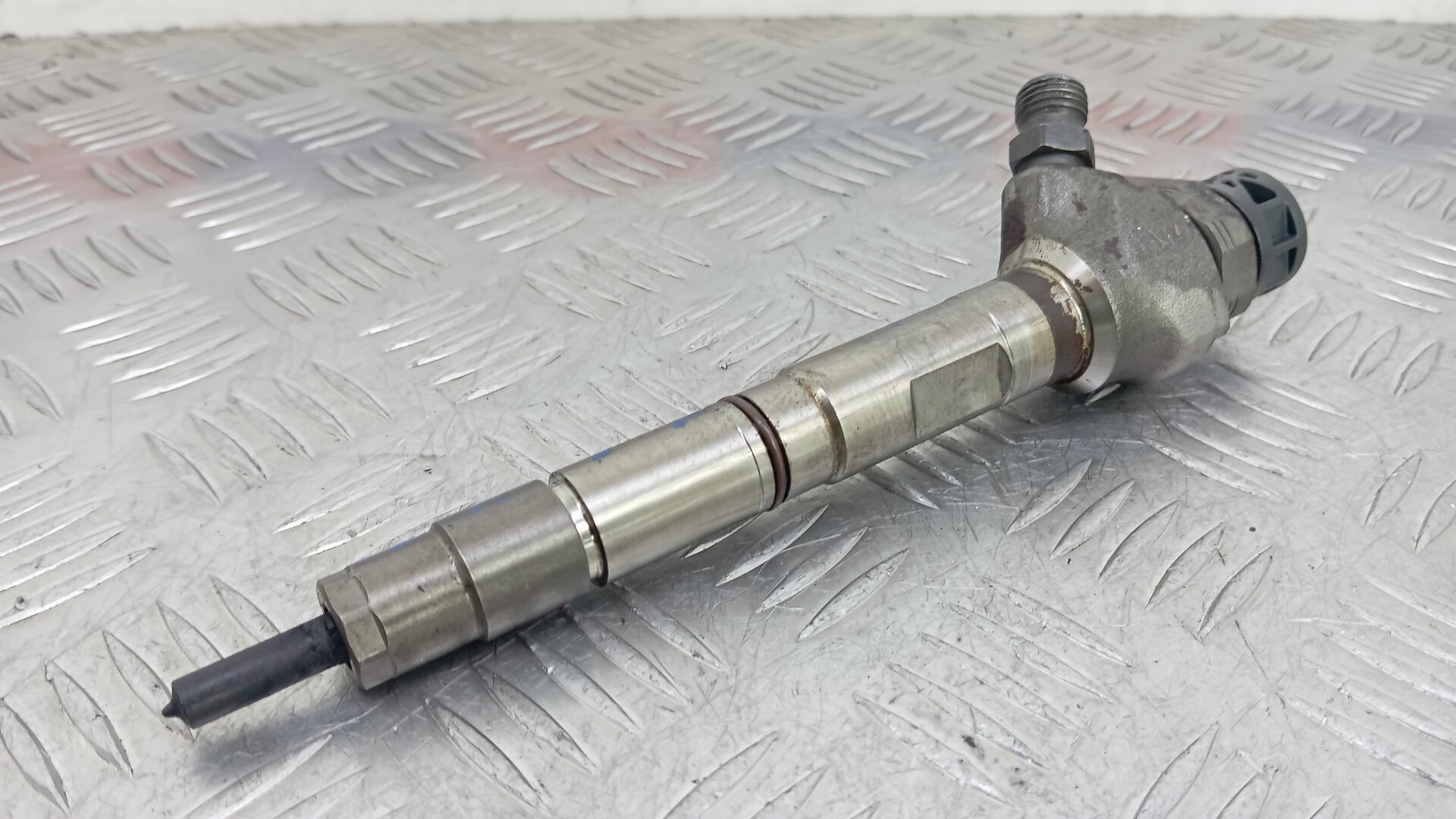 Форсунка дизельная VOLKSWAGEN PASSAT B8, Номер 0445110473 04L130277AD