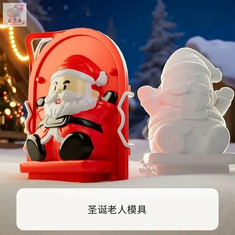 Зимние игрушки, детские игры в снежки на открытом воздухе, играющие в снегу