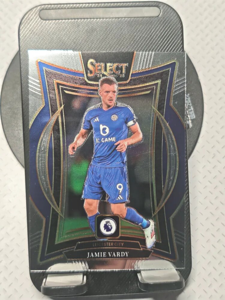 Коллекционные футбольные карточки PANINI SELECT