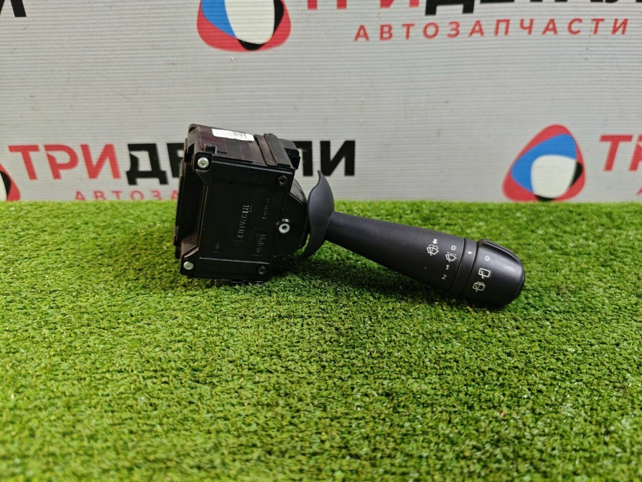 Подрулевой переключатель дворников Renault Duster 1.6 H4MD438 2016 (б/у)