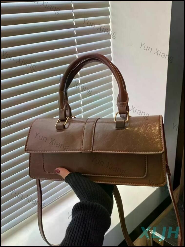 Сумка багет, на плечо — фото 1