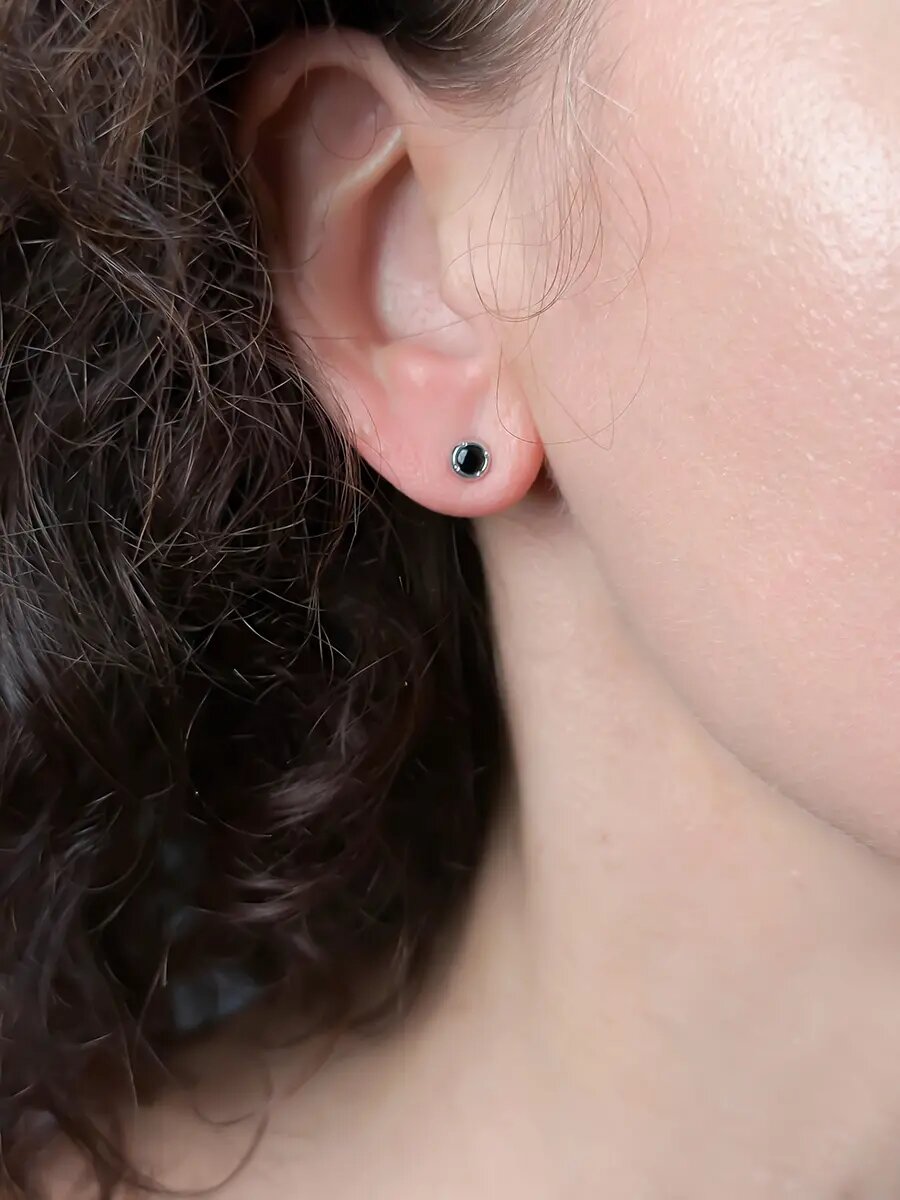 Серьги пусеты, серебро, 925 проба, родирование, шпинель