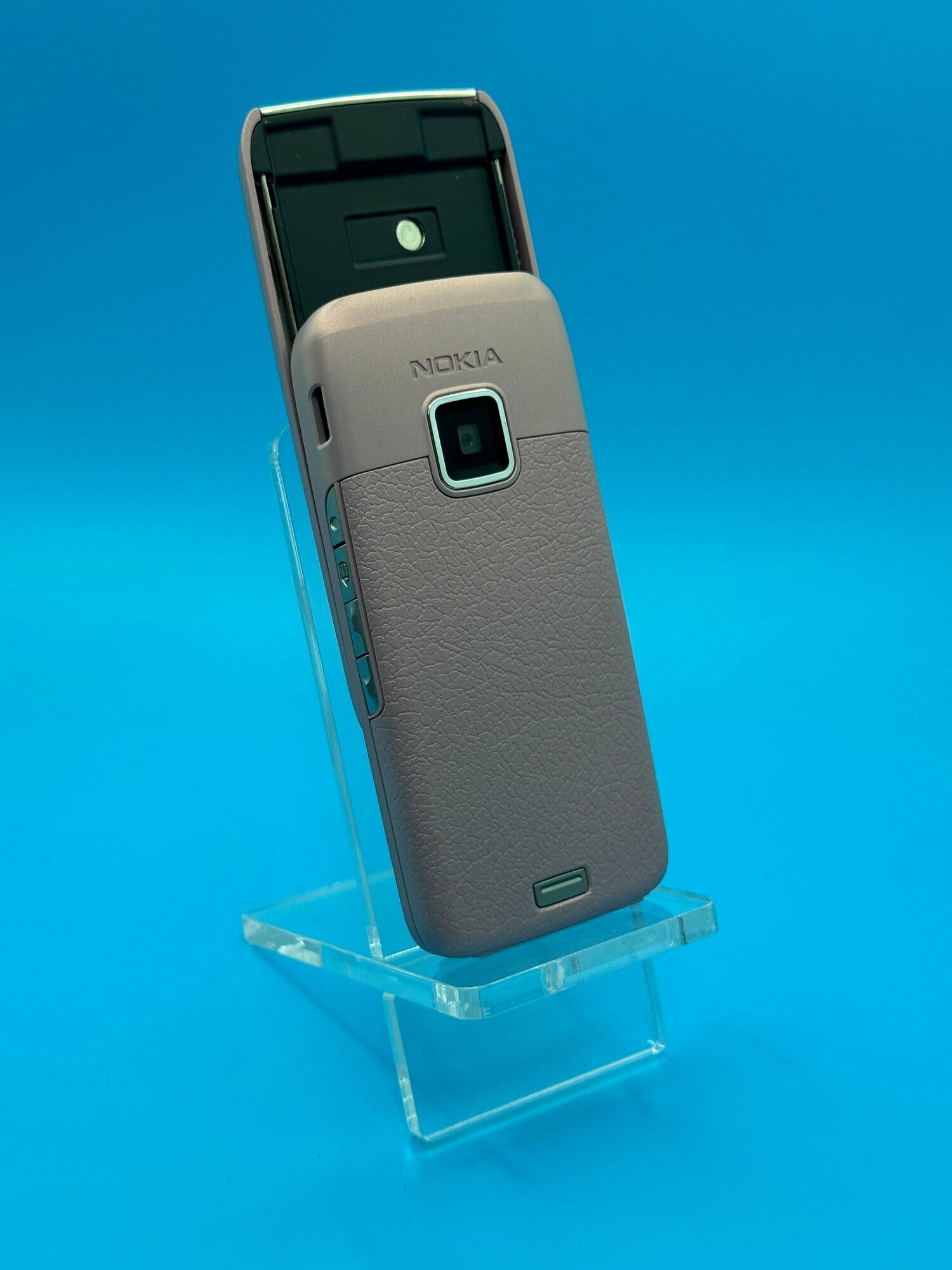 Мобильный телефон Nokia E65 — фото 1