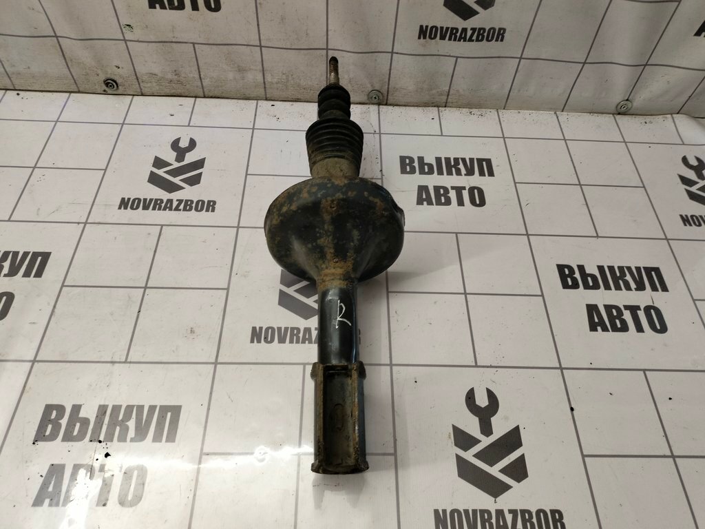 Амортизатор передний правый Renault Clio 2 Symbol 1998-2008
