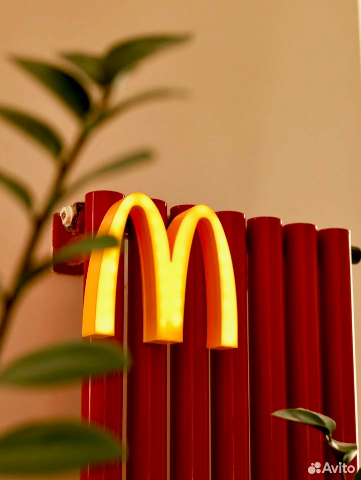 Дизайнерский светильник McDonald's / ночник Макдональдс, 16.5x15x3 см, питание Type-C, желтый