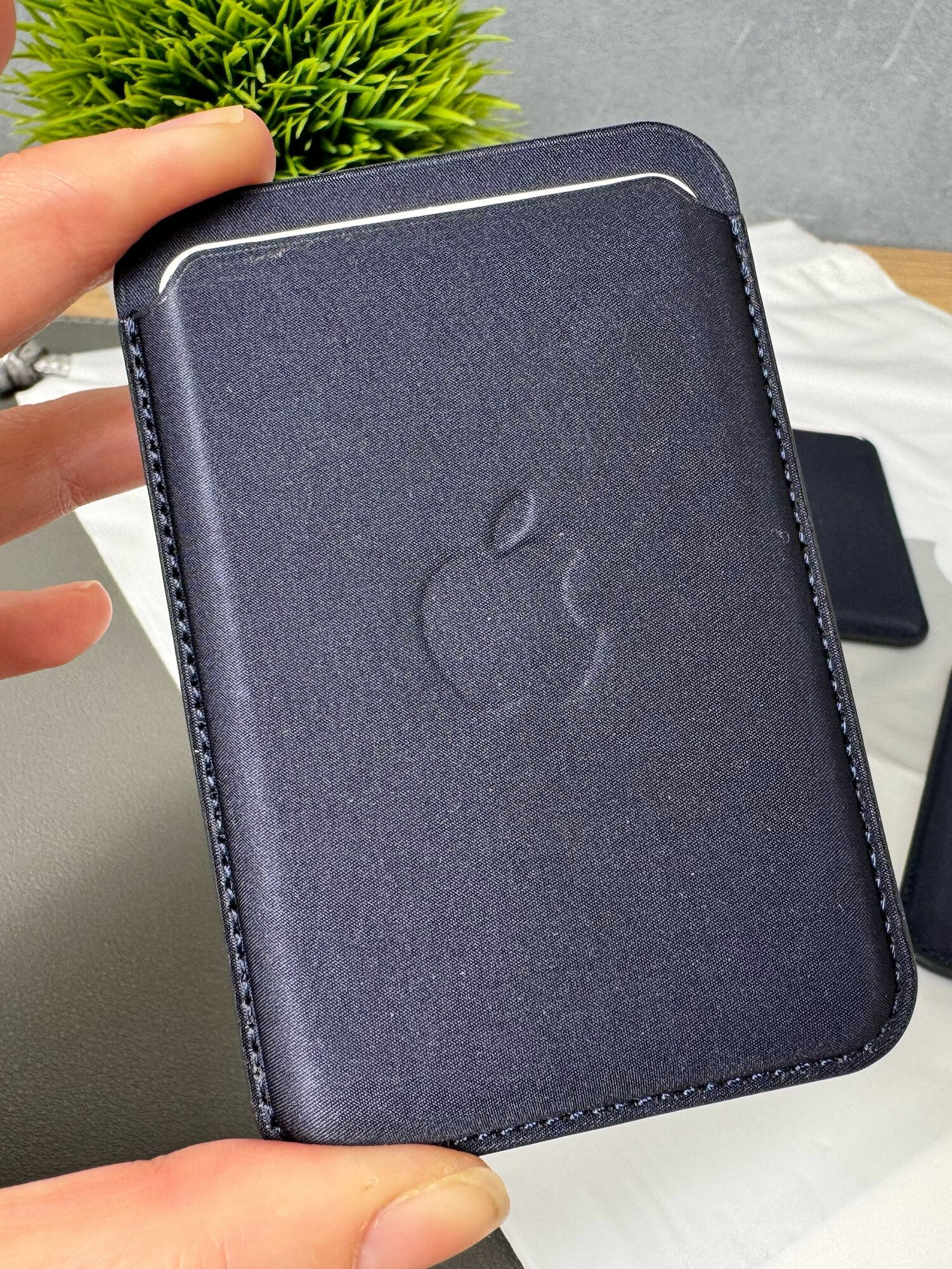 Чехол картхолдер (Без коробки) Apple FineWoven Wallet Navy (с локатором) iPhone