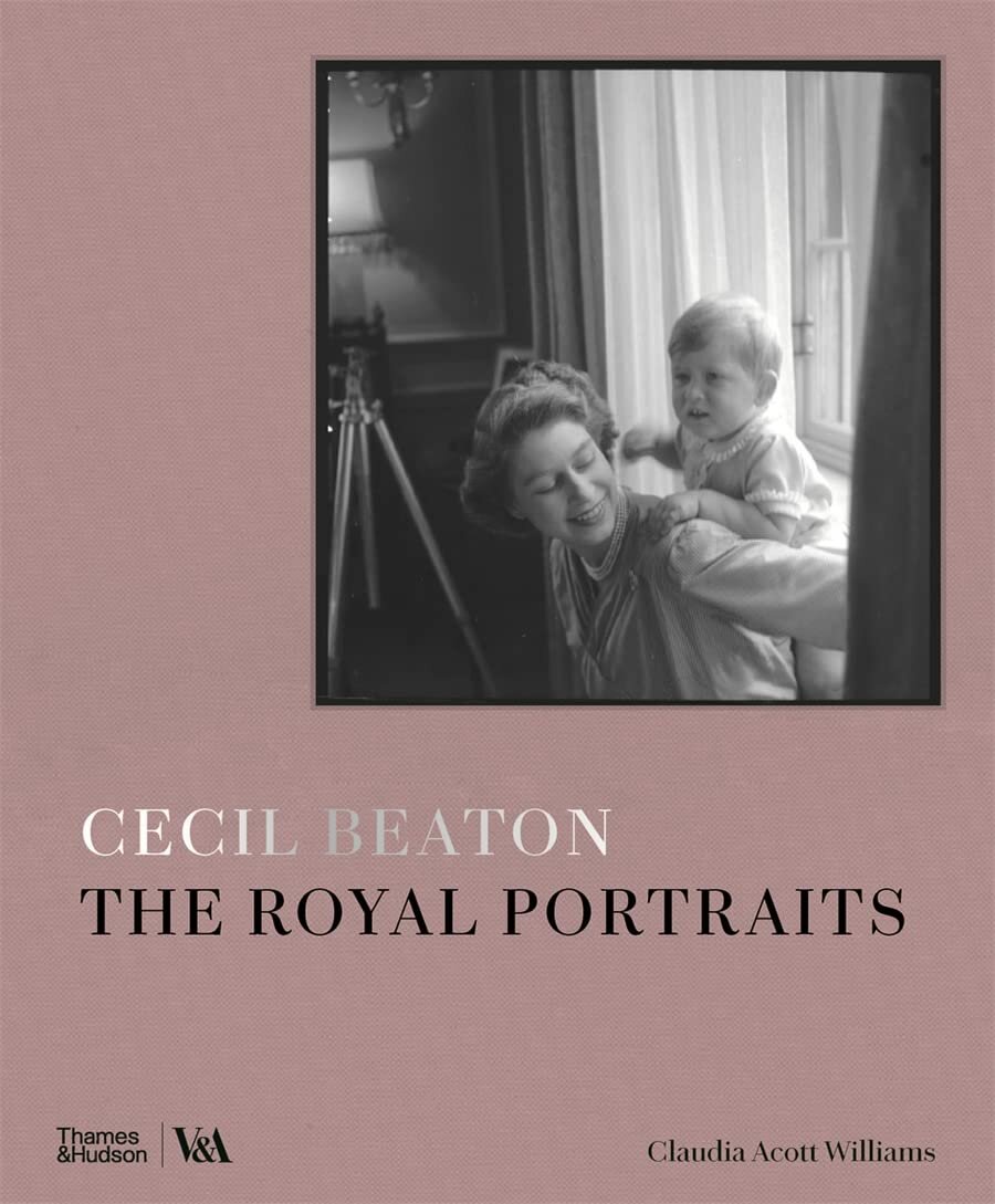 Книга Фотоальбом Cecil Beaton: The Royal Portraits, Королевская семья Великобритании, на английском языке