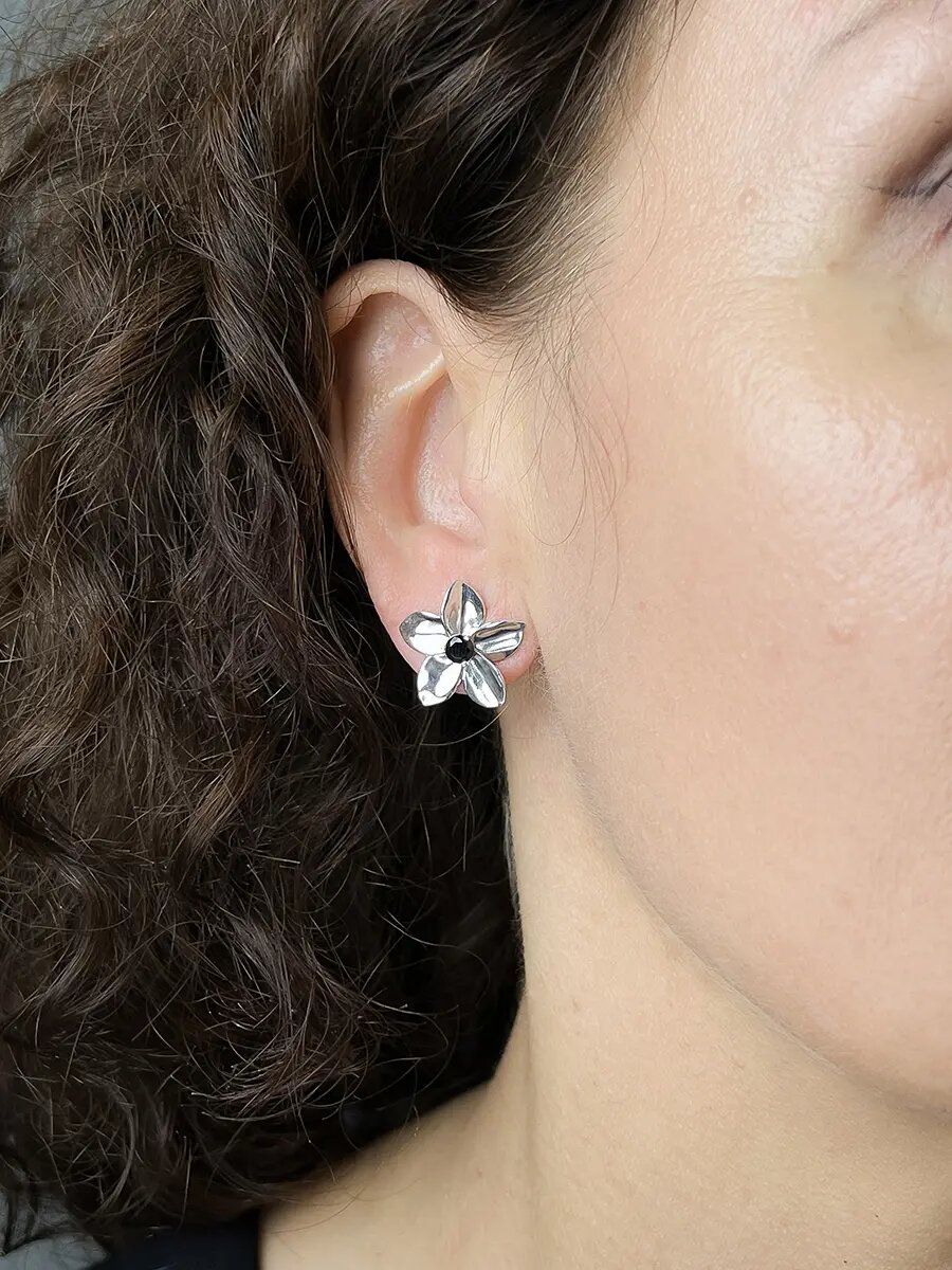 Серьги пусеты, серебро, 925 проба, родирование, шпинель