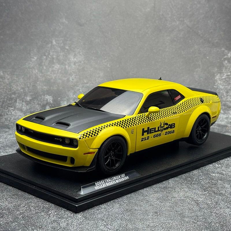 Машинка Solido 1:18 SRT HELLCAT NYC 2023 Модель легкосплавного автомобиля