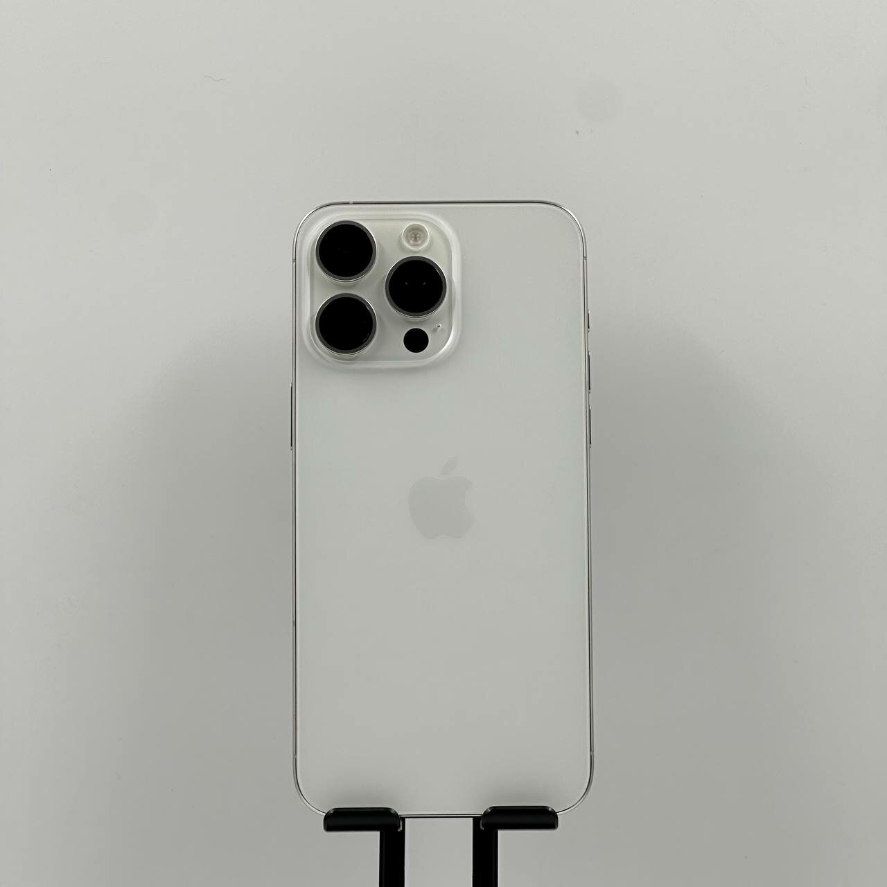 Смартфон Apple iPhone 15 Pro Max 256 ГБ, Dual: nano SIM + eSIM, белый титан