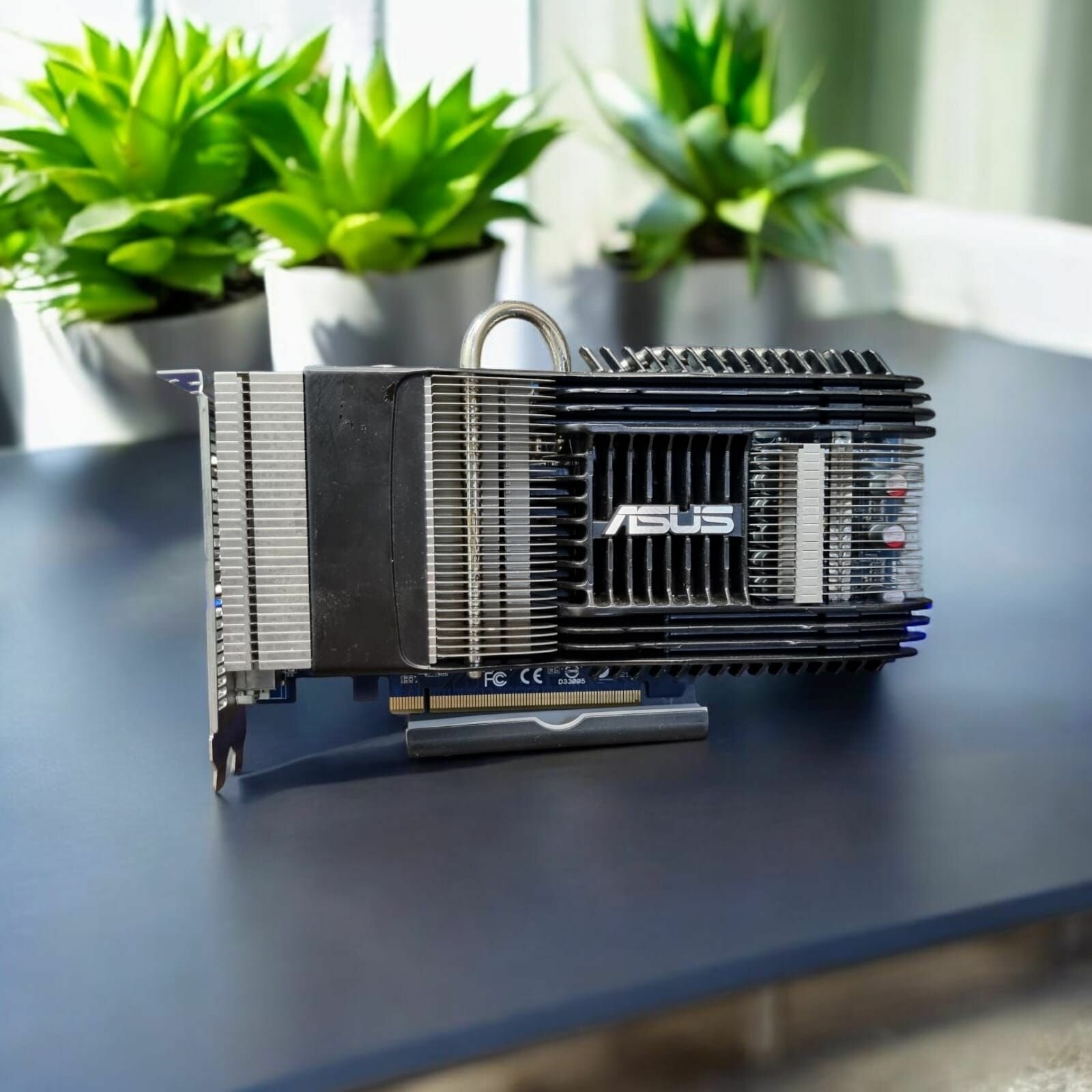 Видеокарта для компьютера EN9600GT SILENT/HTDI/512M Silent