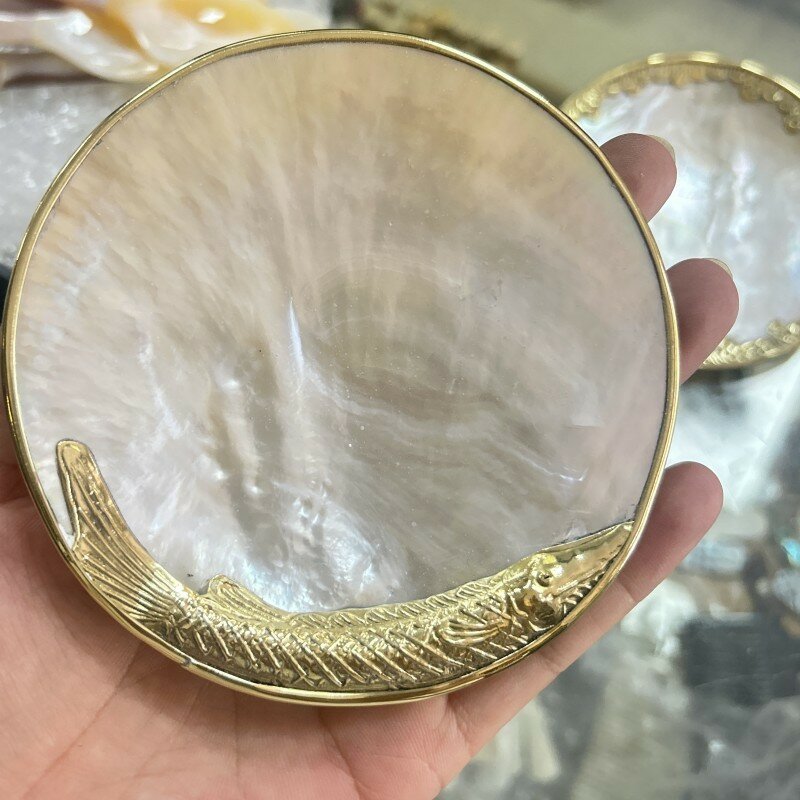 Раковина, морское гребешок, раковина, изделия из морских гребешков, тарелка ручной работы с инкрустацией из желтого морского гребешка, блюдо для икры, тарелка для соусов в ресторане.