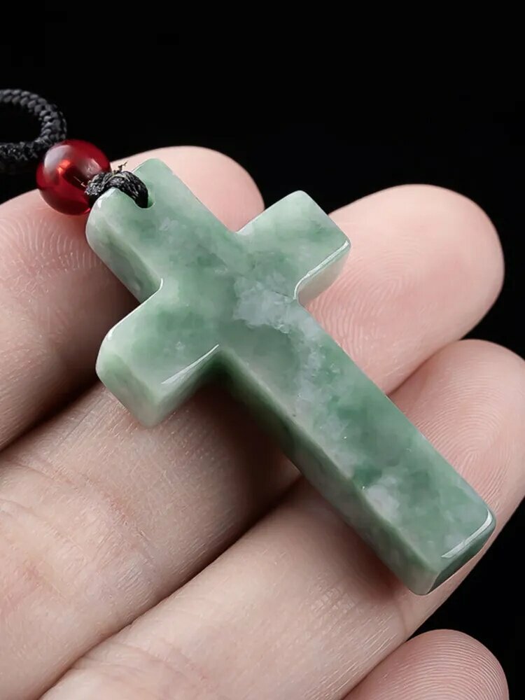 Ожерелье с крестом-амулетом из натурального нефрита
