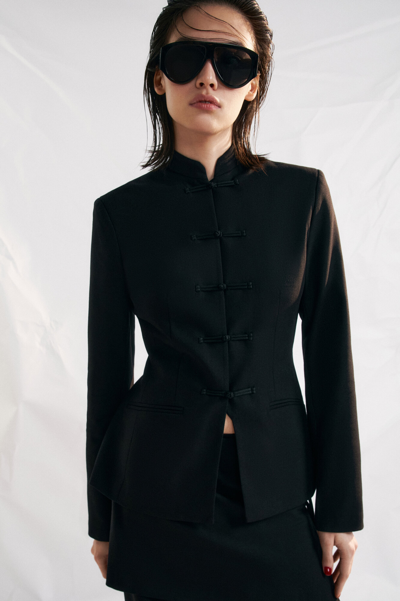 Пиджак приталенный со льном