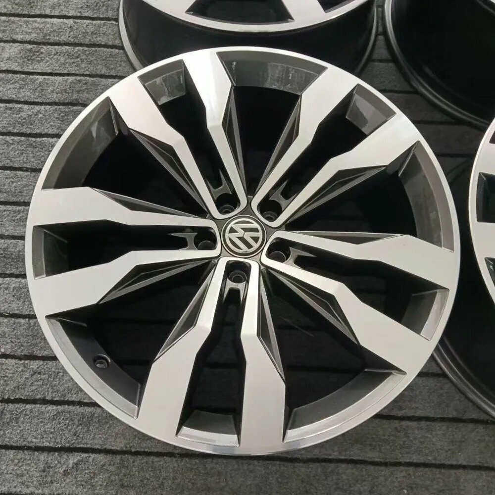 Volkswagen Volkswagen Touareg Диск Колесный диск 21x9.5" PCD5х112 ET31 D66.6