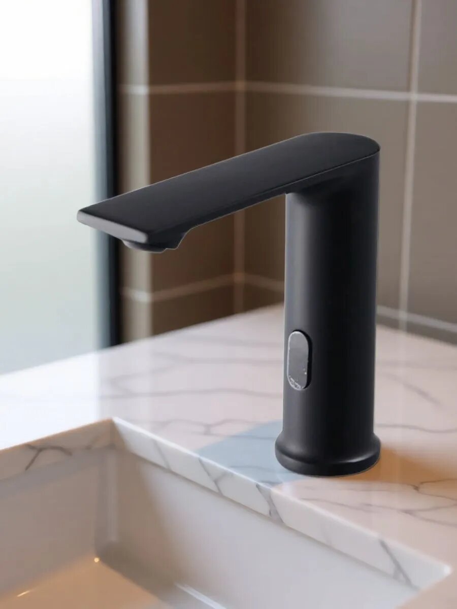 Смеситель сенсорный для умывальника из латуни от бренда Hansen H70004-C черный