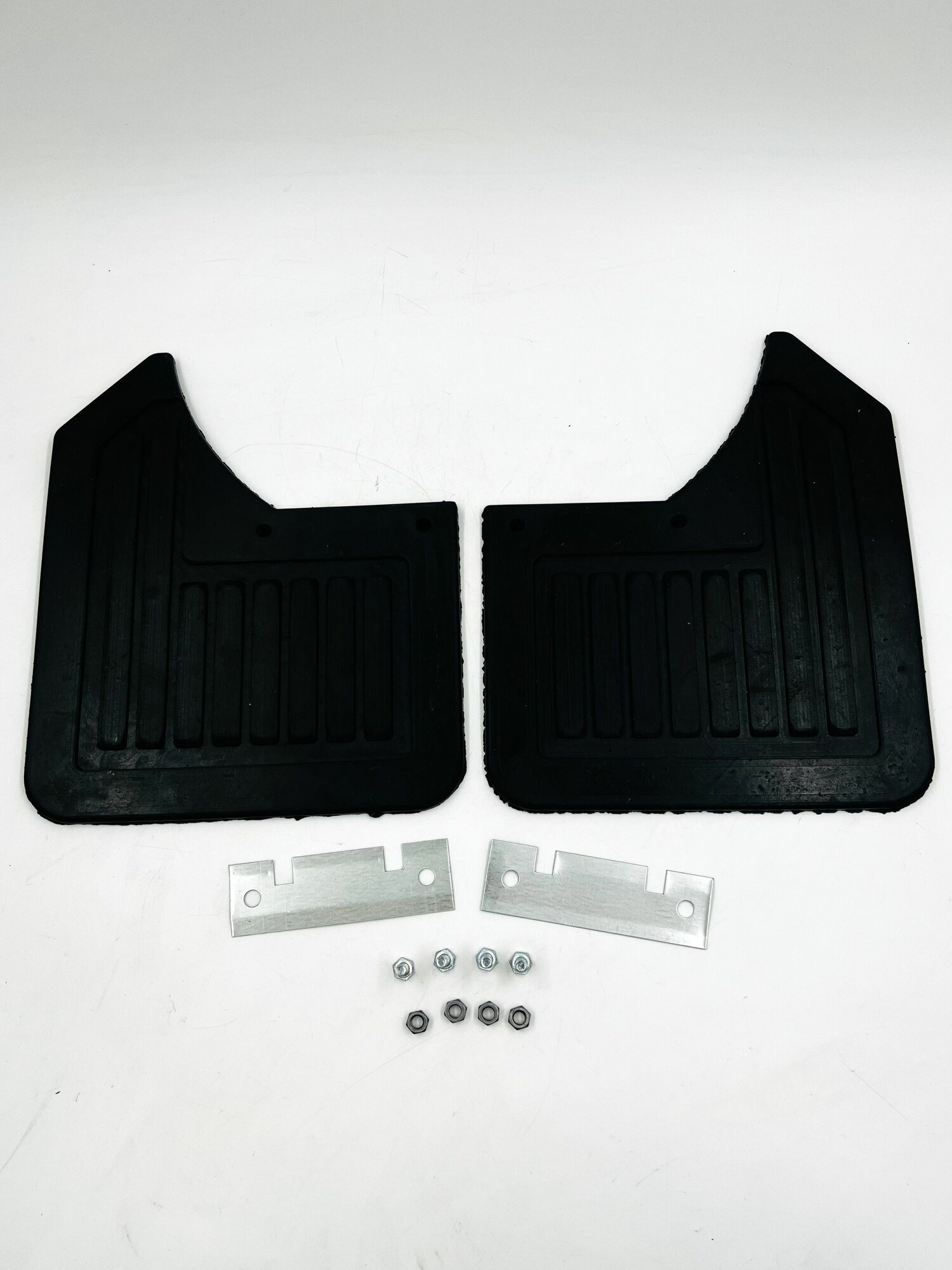 Брызговики задние в сборе подходят для ВАЗ 21218 Лада Нива 4х4 Urban комплект 2 шт